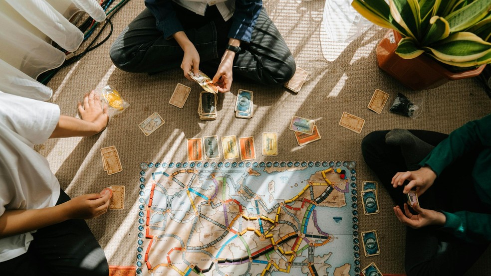 Jogo de tabuleiro para família: 8 opções que vão agradar até os chatos