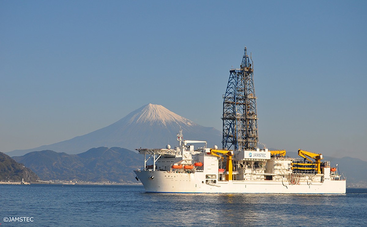 Expedição no Japão perfura fundo do mar para investigar mega-terremotos ...