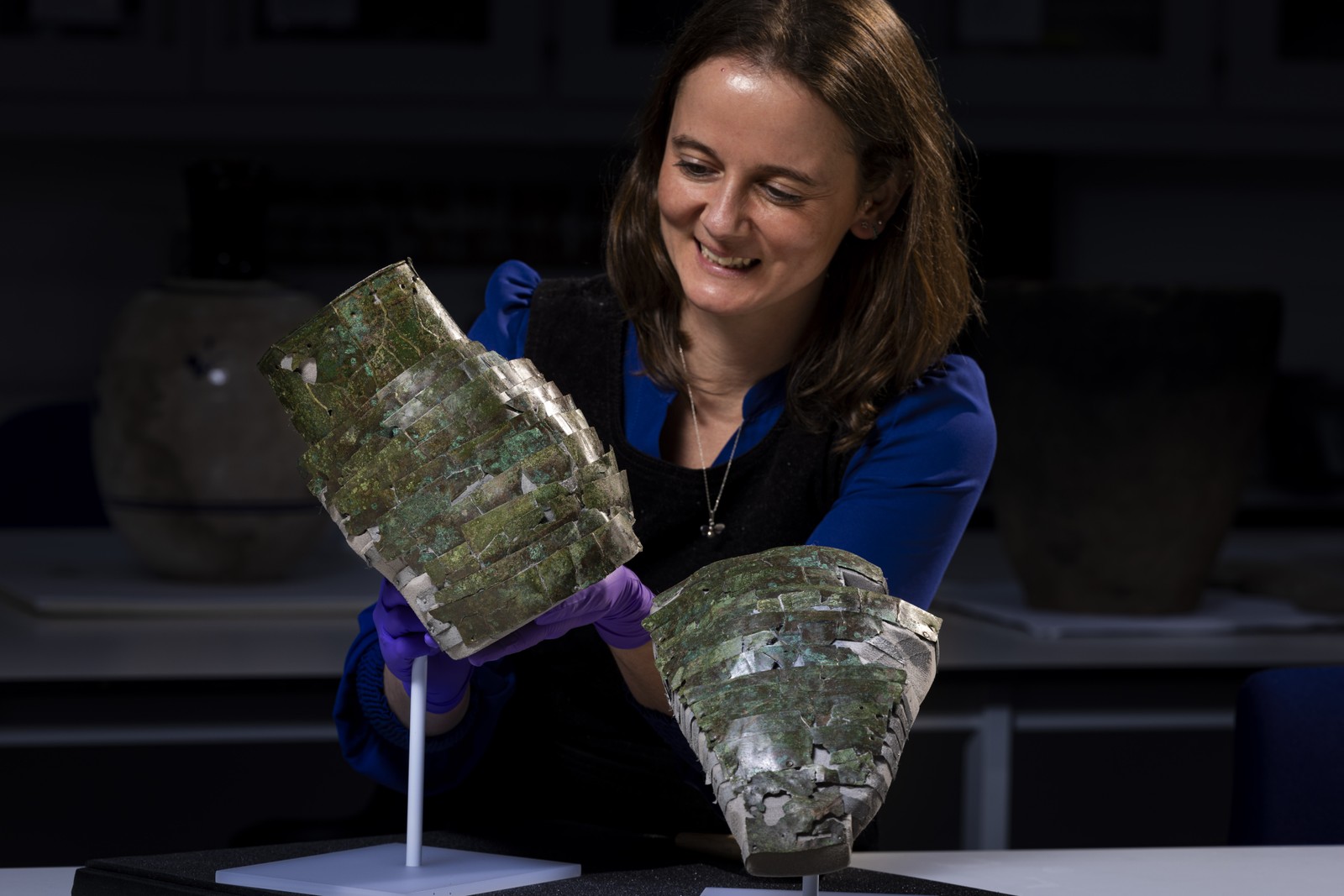 Braço de armadura romana de cerca de 2 mil anos é reconstruído na Escócia