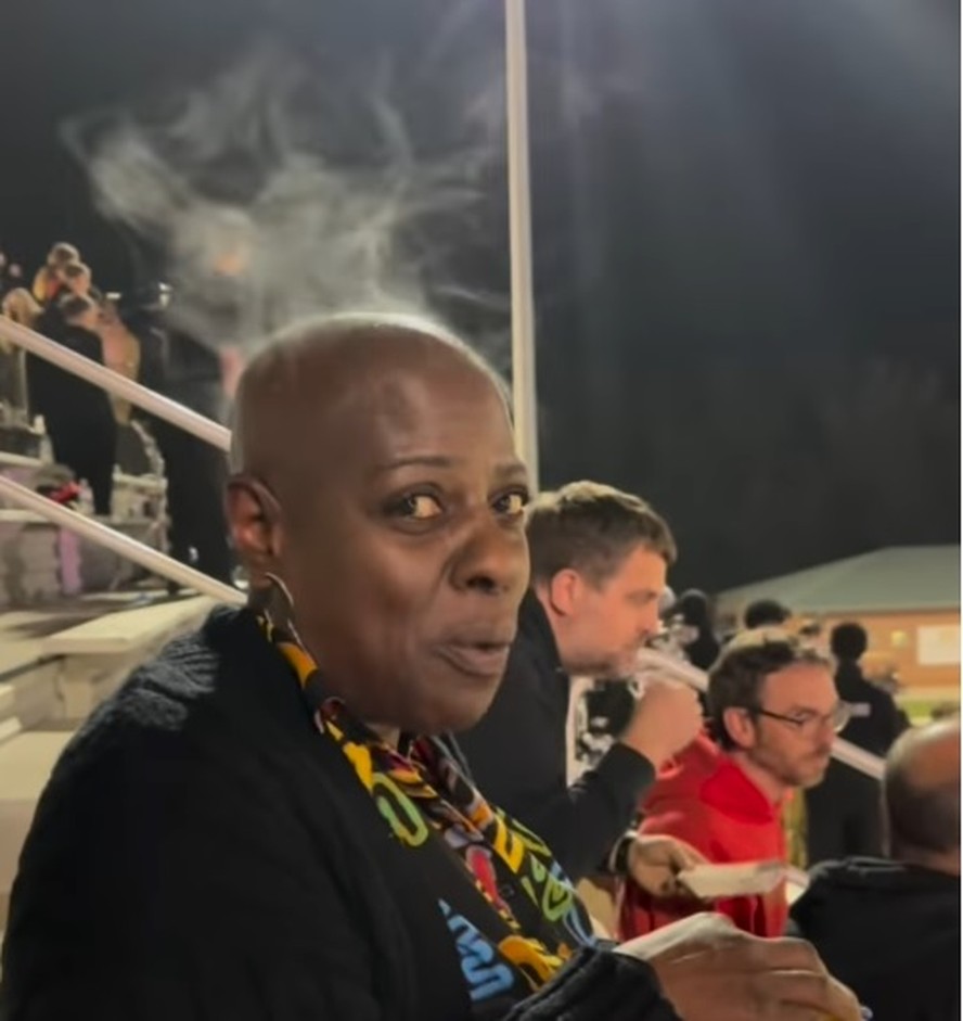 Calor da menopausa? Vídeo de mulher fumegando pela cabeça viraliza ...