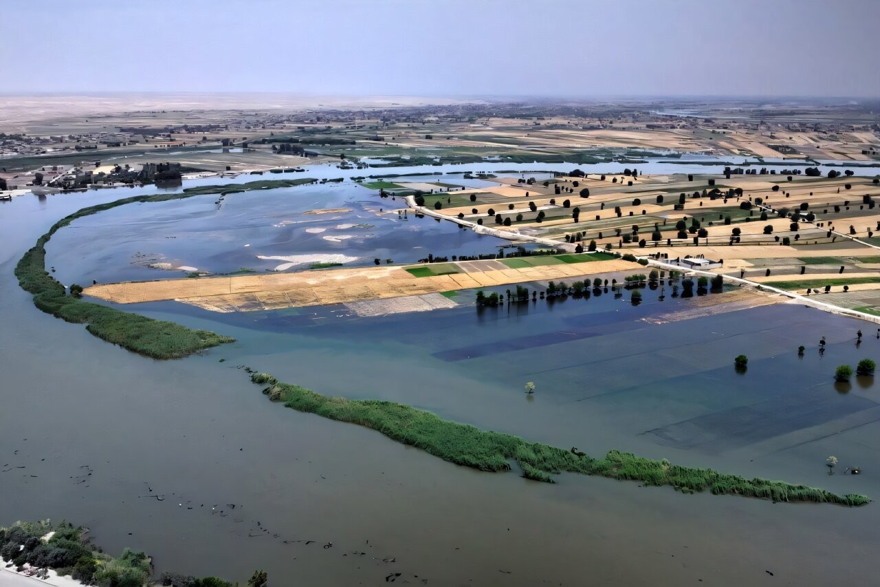 Cheia de rio histórico inunda capital e liga alerta no Oriente Médio