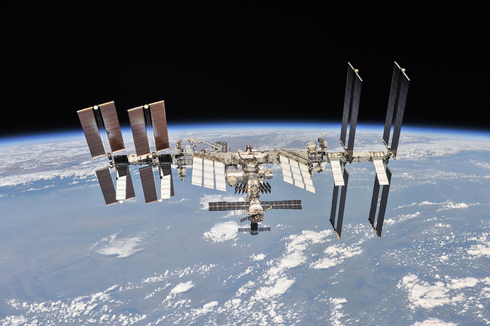 Astronautas da Nasa se divertem com ilusão de ótica a bordo da ISS