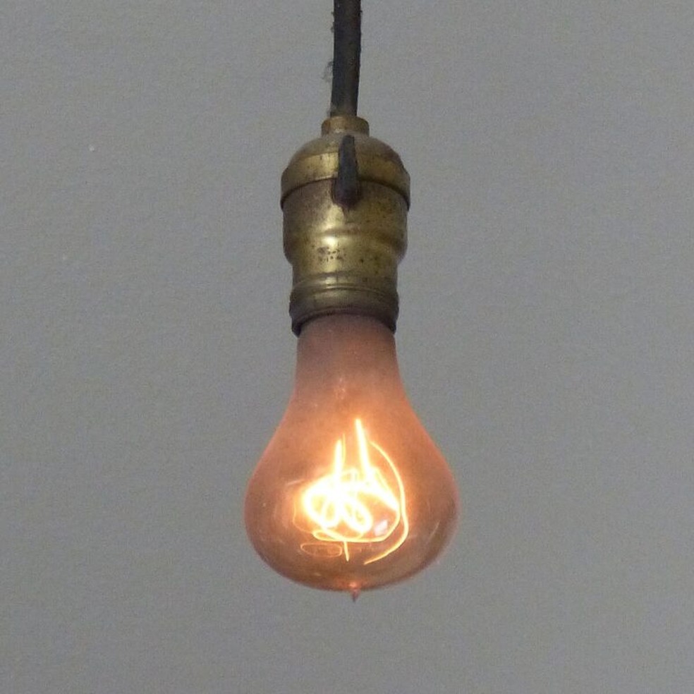 Lâmpada que queima há mais tempo no mundo (desde 1901) pode durar mais ...