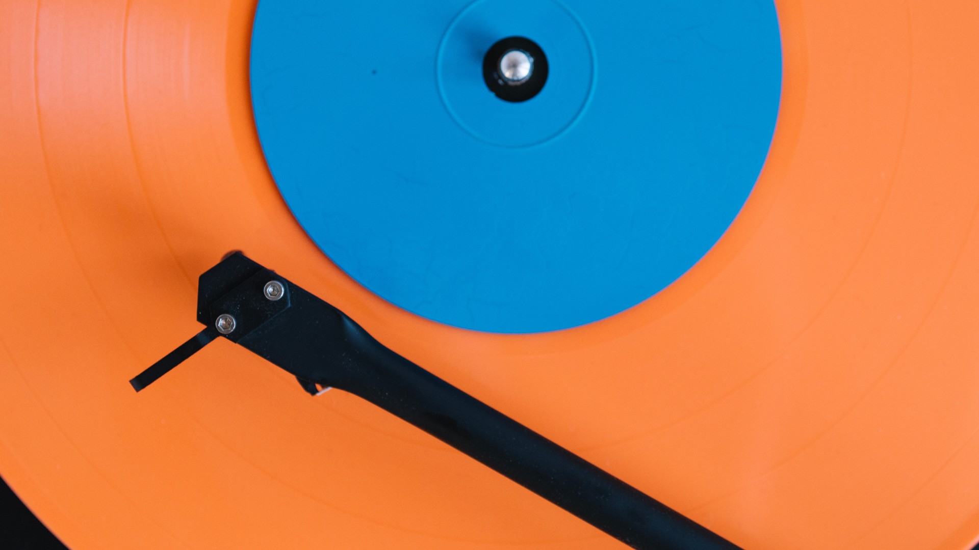 Disco de vinil: 6 álbuns internacionais que estão em alta no formato LP