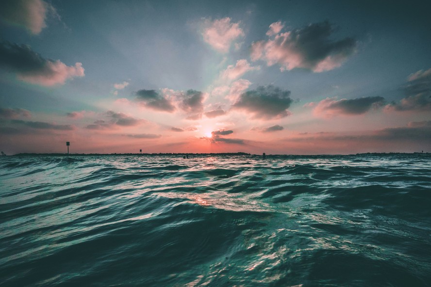 Por que o mar é azul?