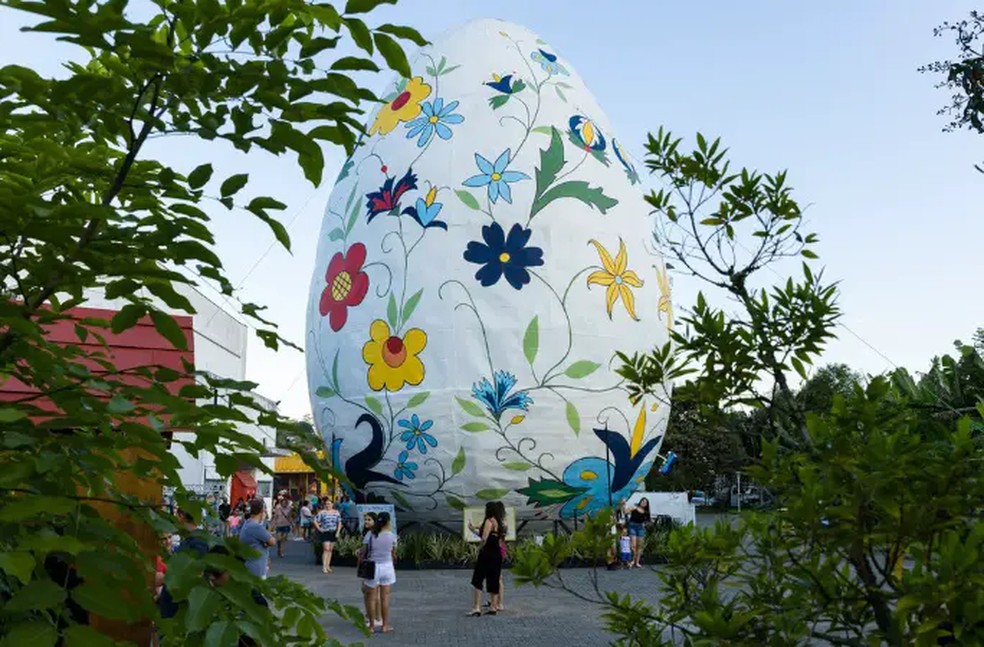 Cidade em SC recupera recorde de maior ovo de Páscoa decorado do mundo | Curiosidade | Galileu