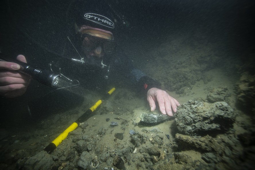 Arqueólogos exploram assentamento mesolítico submerso na Inglaterra