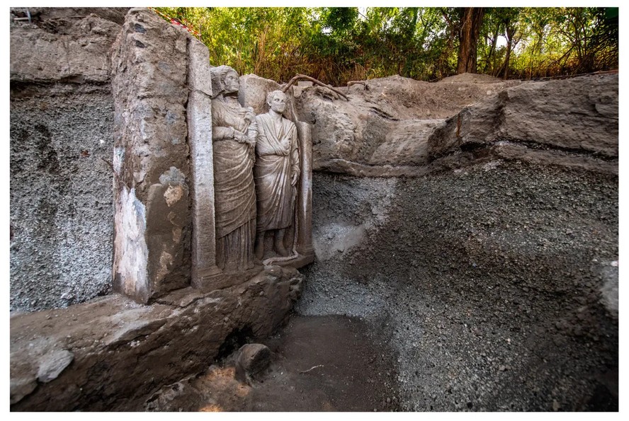 Túmulo de mais de 2.000 anos em Pompeia pertenceu à sacerdotisa da ...