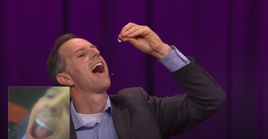 Homem ingere robô "engolível" e transmite interior de seu corpo para ...