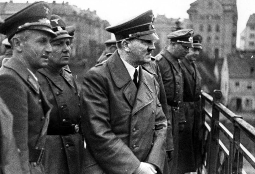 Documentário controverso afirma que Hitler tinha baixa testosterona e ...