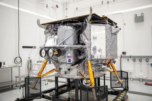 Primeira sonda dos EUA rumo à Lua desde o projeto Apollo é lançada ...